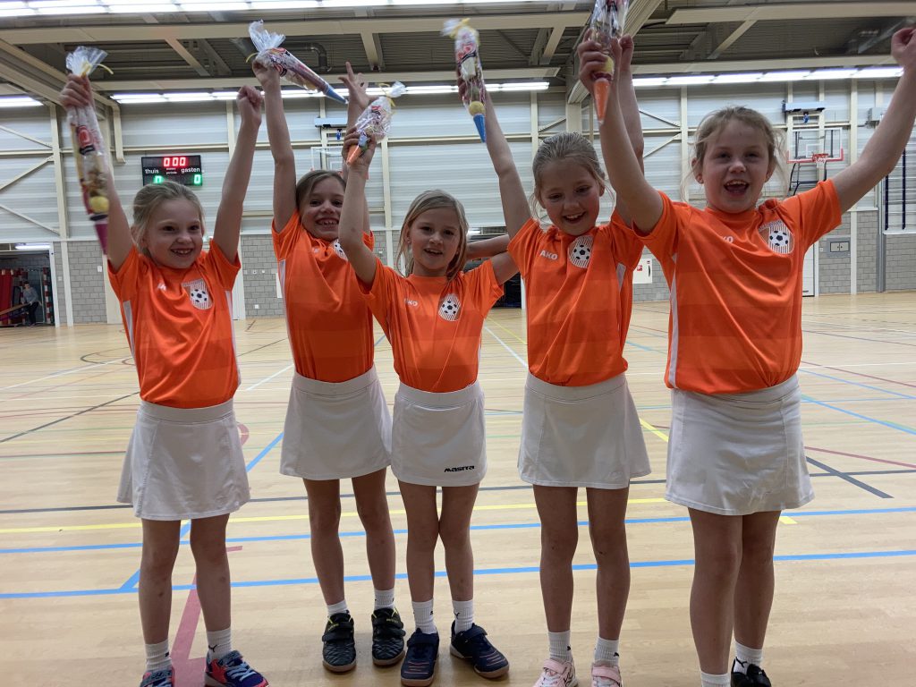 Korfbalsters S.V. Lottum F1 zaalkampioen